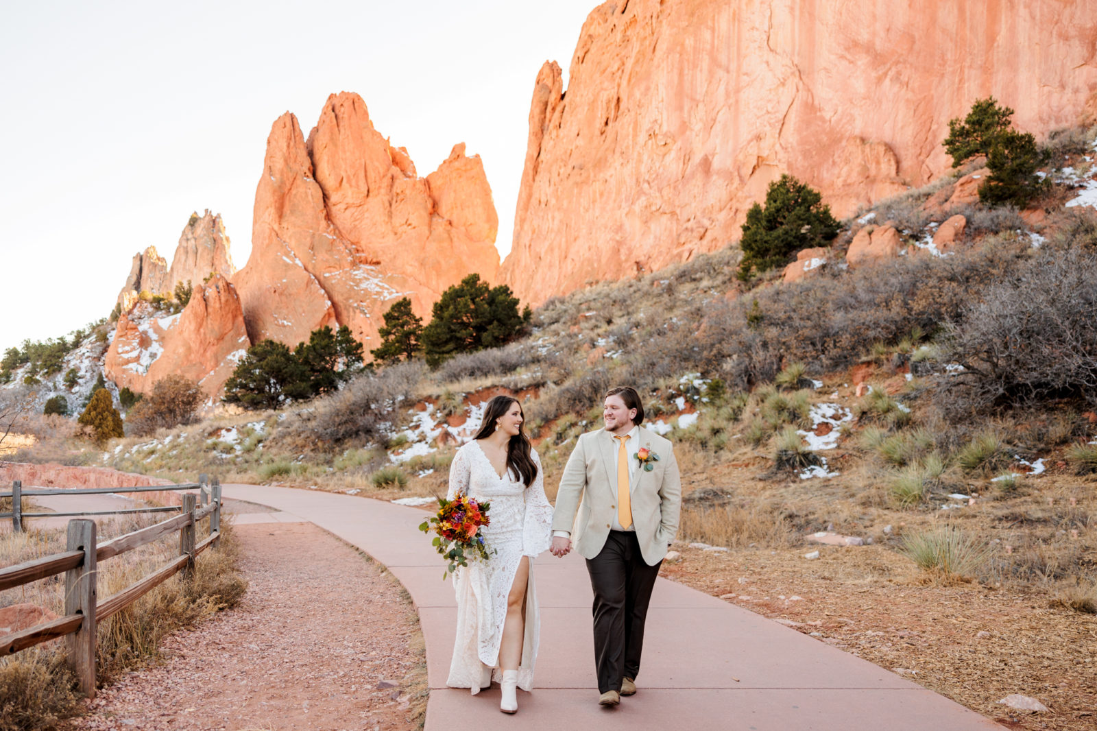 Garden of the Gods Elopement Guide - mountainmartaphotography.com